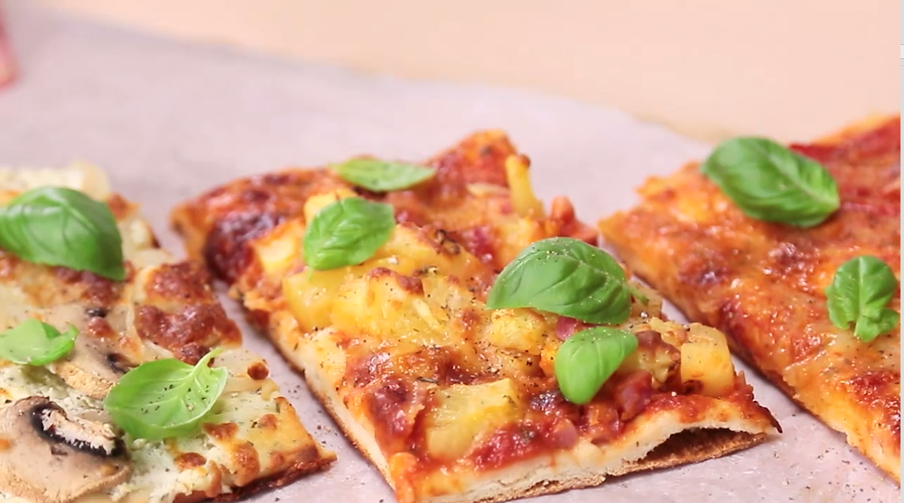 Recept: Mini pizza's van Italiaans Pizzadeeg - Koopmans.com