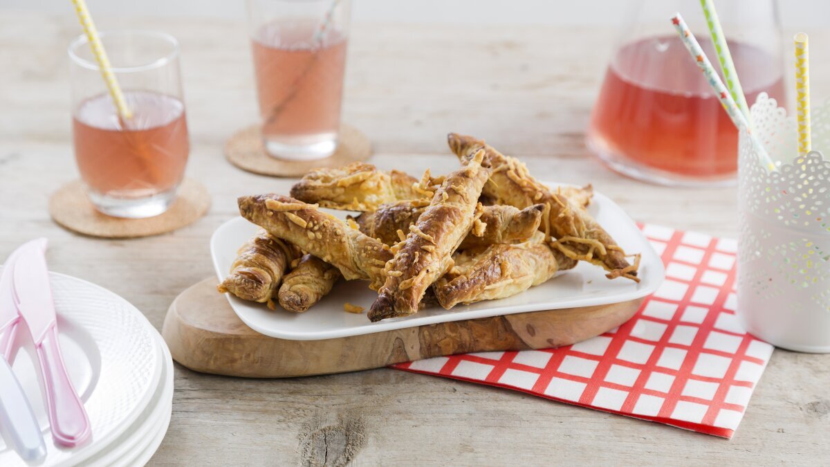 Recept: Bladerdeeg-ster met knakworstjes - Koopmans.com