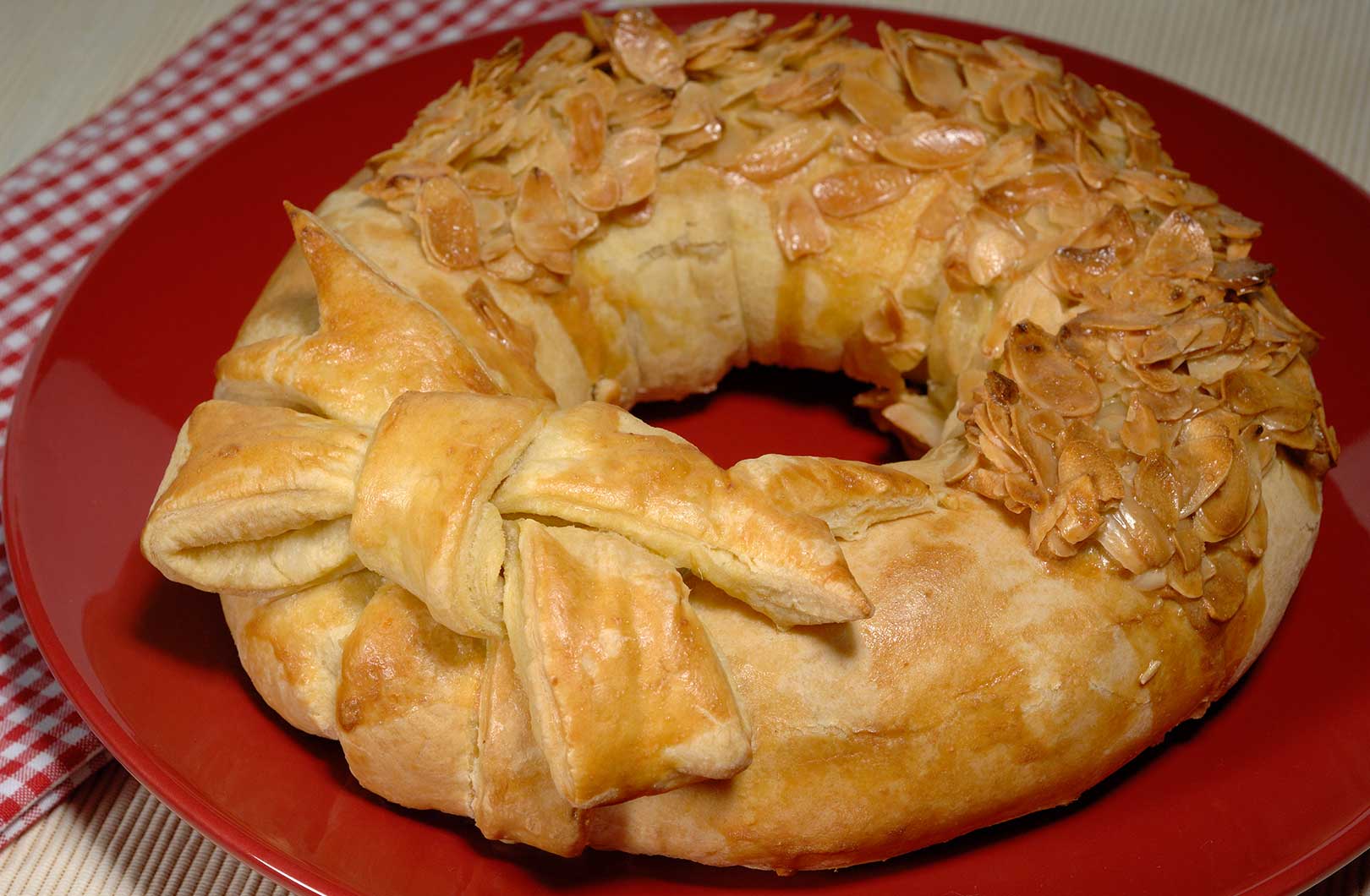 Kerstkrans met amandelschaafsel - Recept - Koopmans.com