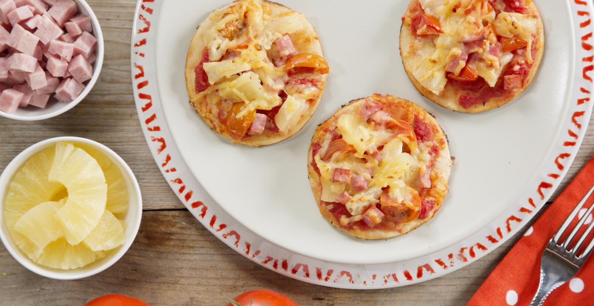 Mini Pizza Hawaii van Italaliaans Bladerdeeg - Koopmans.com