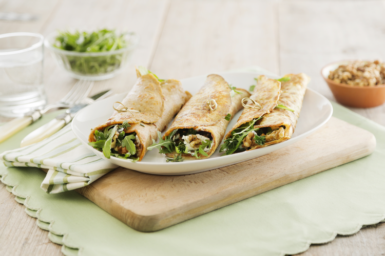 Pannenkoek met geitenkaas, walnoten en honing - Recept - Koopmans.com