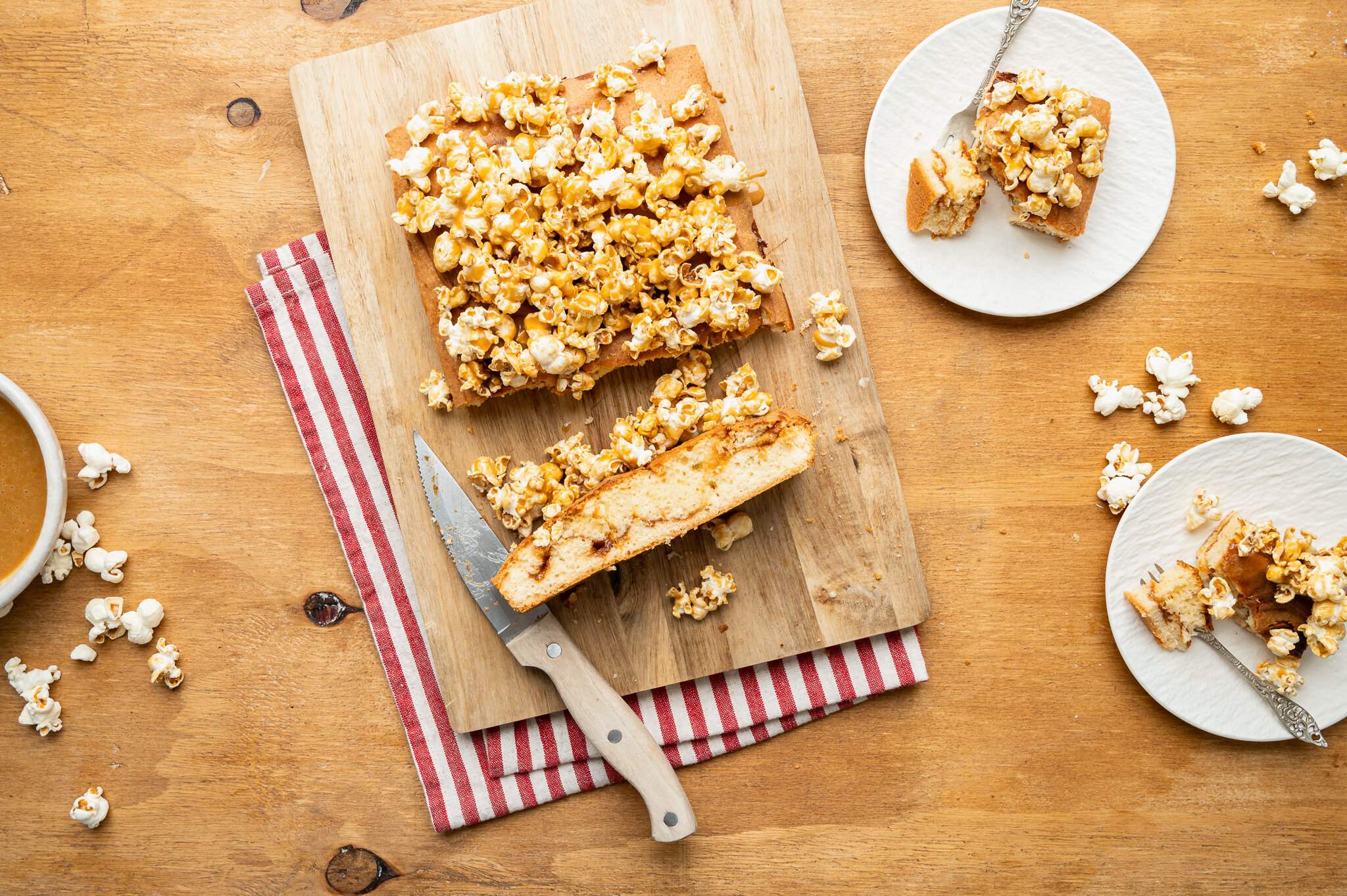 Plaatcake met chocolade en stroopwafel - Recept - Koopmans.com