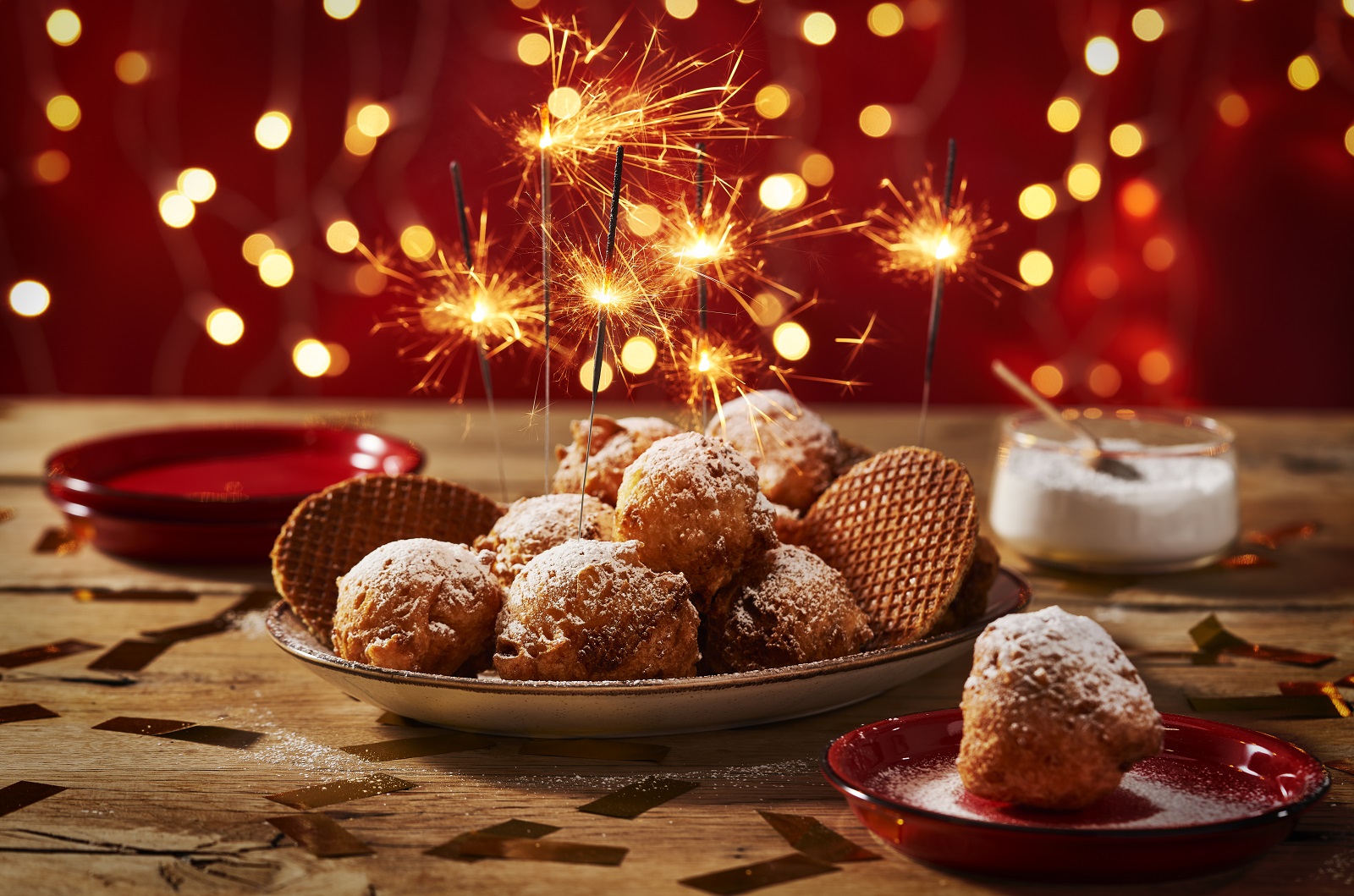 Oliebollen met stroopwafel - Recept - Koopmans.com